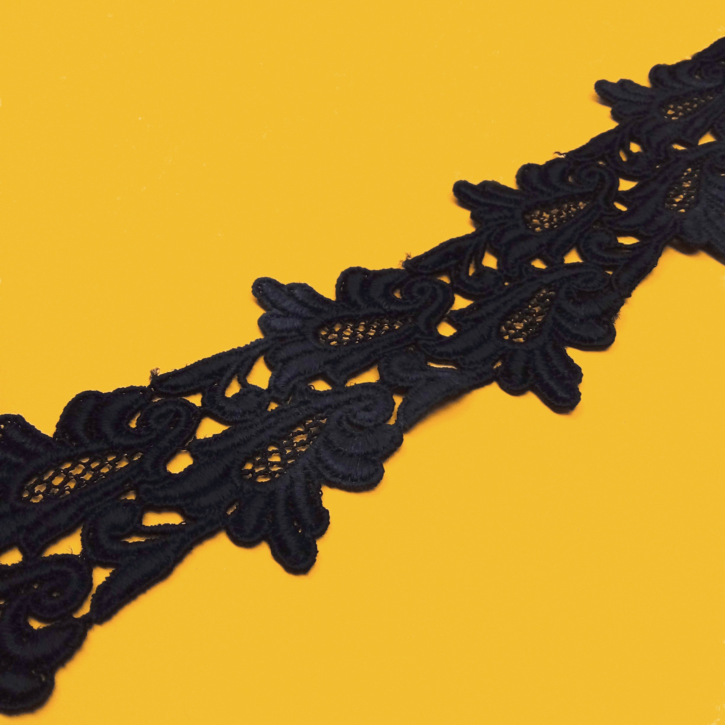 French Alençon Lace Simple Design, Black - Aprox. 2" Wide | Alonso Sobrino