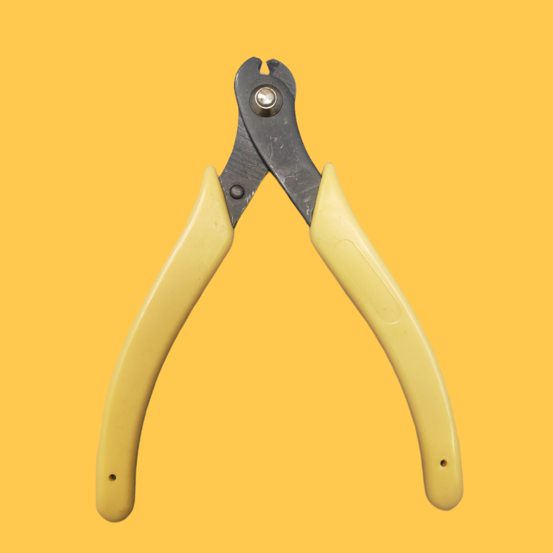 Parrot Beak Wire Cutter | Alonso Sobrino